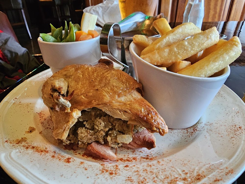 GALTEE INN - Updated September 2025 - 12 Photos - The Square, Cahir, Co ...