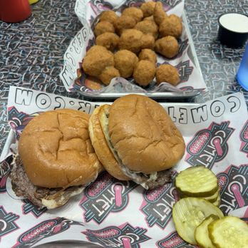 COMET BURGERS - Updated July 2025 - 135 Photos & 210 Reviews - 207 S ...