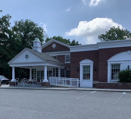 THE SMITHTOWN LIBRARY - Updated October 2025 - 15 Photos - 1 N Country ...