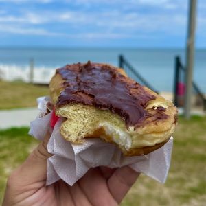 GLOBAL DONUTS & DELI - 1603 London Line, Sarnia, Ontario - Doughnuts ...