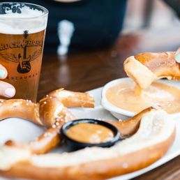 ROCK & BREWS - GRAPEVINE - Updated July 2025 - 246 Photos & 91 Reviews ...