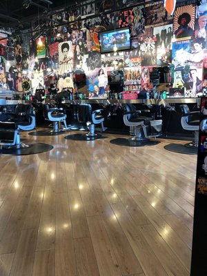 FLOYD’S 99 BARBERSHOP - 24 Photos & 92 Reviews - Barbers - 742 Higgins ...