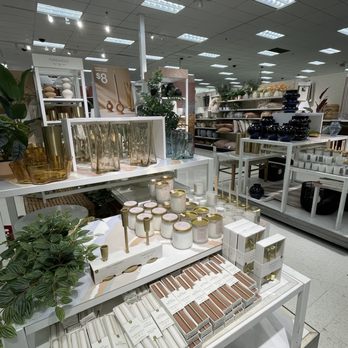 TARGET - Updated December 2025 - 183 Photos & 229 Reviews - 2417 N ...