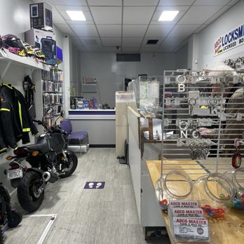 ABCO MASTER LOCK AND KEY - Updated October 2025 - 15 Photos - 7152 ...