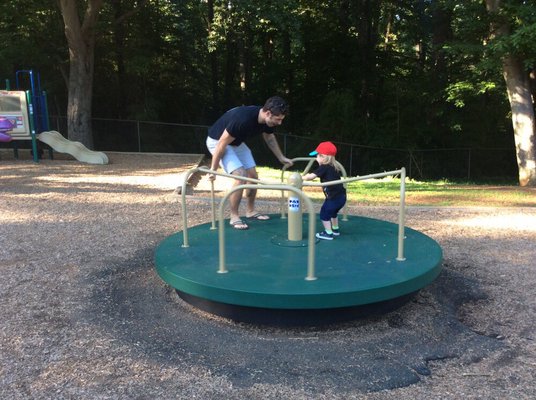 GREENLEAF PARK - Updated December 2025 - 14 Photos - 1400 Greenleaf Ln ...