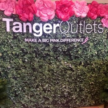 TANGER OUTLETS RIVERHEAD - Updated September 2025 - 212 Photos & 279 ...