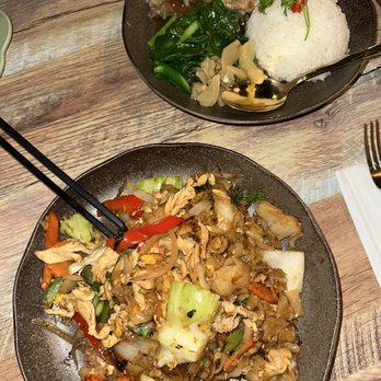 KIN PHED - Updated December 2025 - 256 Photos & 85 Reviews - 4086 East ...