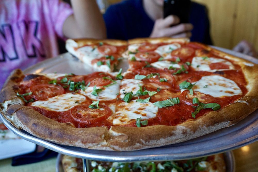 WHITECAPS PIZZA - 352 Photos & 646 Reviews - 8290 N Lake Blvd, Kings ...