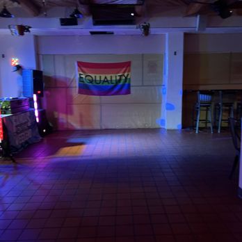 DESERT DOGS BREWERY & CIDERY TAPROOM - Updated August 2024 - 65 Photos ...