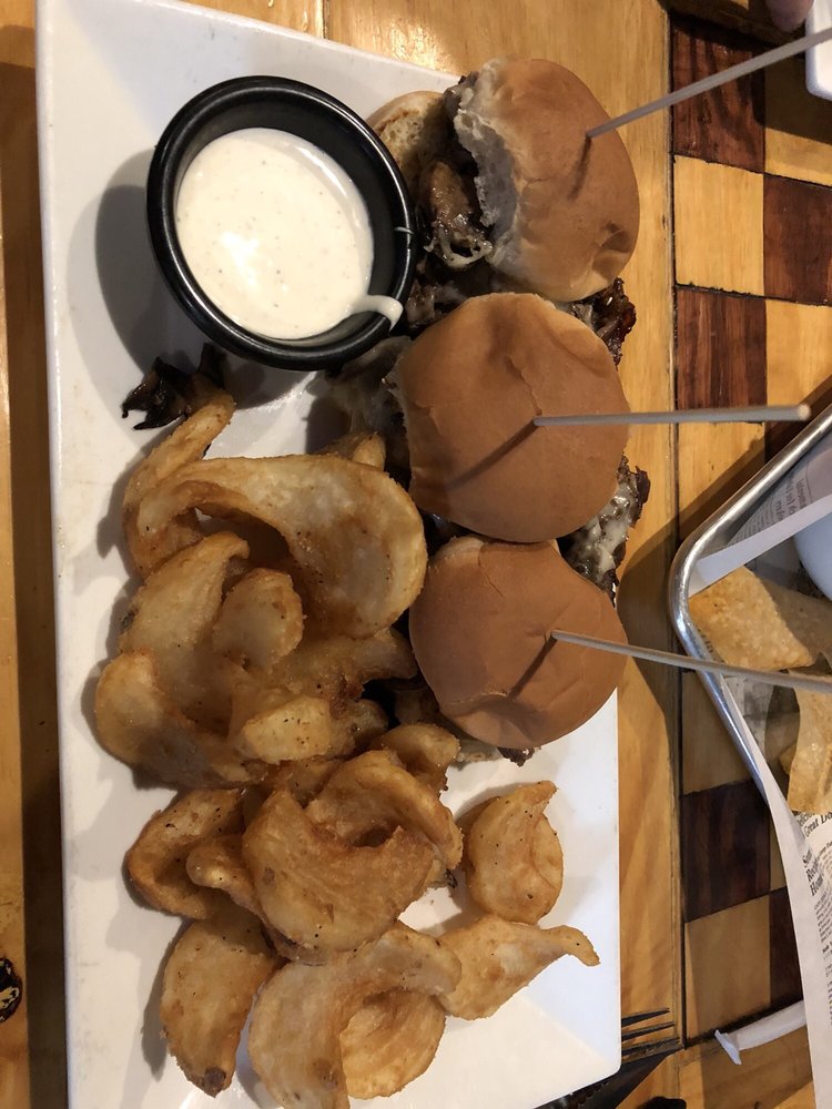 AUGUSTA’S SPORTS GRILL - 40 Photos & 61 Reviews - American (New) - 609 ...