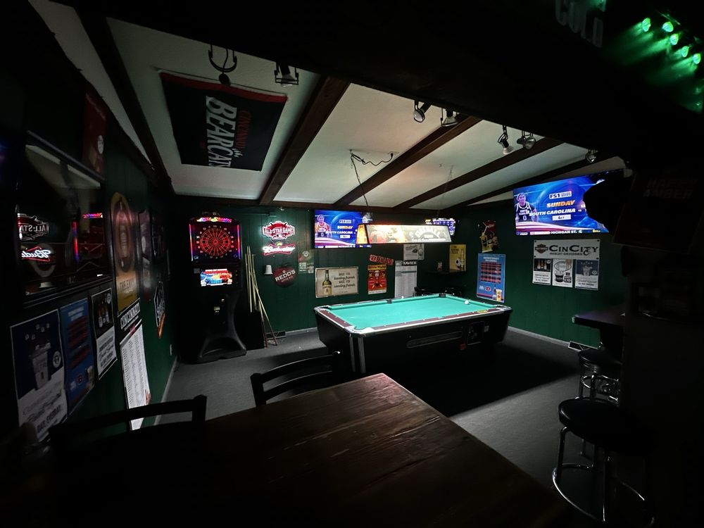 CLOVERLEAF PUB - Updated October 2025 - 11 Photos - 3269 North Bend Rd, Cincinnati, Ohio - Pubs ...
