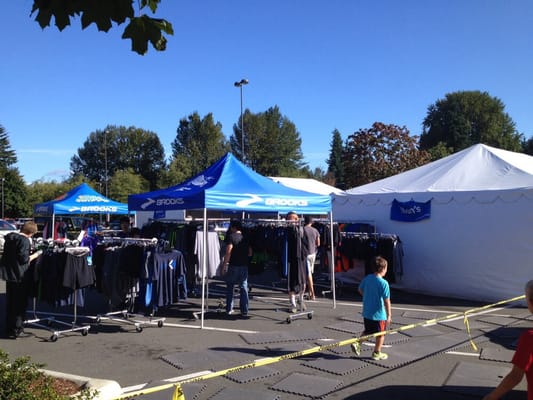 BROOKS OUTLET - Updated October 2025 - 19 Photos & 66 Reviews - 24110 ...