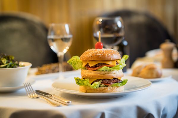 LE MATIGNON - 84 Photos & 79 Reviews - 3 avenue Matignon, Paris, France ...