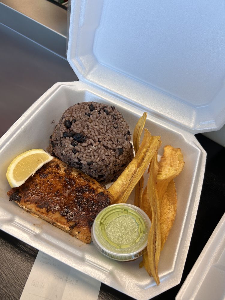 LAKEVIEW CAFE AND GRILL - Updated January 2026 - 36 Photos - 4651 ...