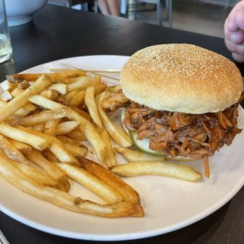 THE MASH HOUSE - Updated September 2024 - 200 Photos & 109 Reviews - 10 ...