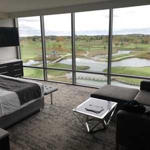 MYSTIC LAKE CASINO HOTEL - 73 Photos & 66 Reviews - Hotels - 2400 ...