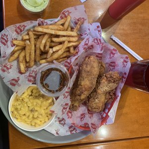 WINGBUCKET - 511 Photos & 565 Reviews - Chicken Wings - 1200 Main St ...