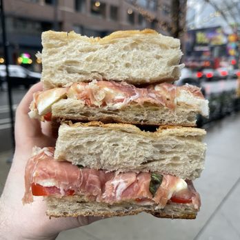 LIZZANO - Updated May 2025 - 78 Photos & 26 Reviews - 636 N Wells St ...