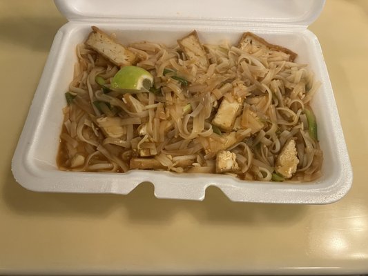 THAI BASIL - 88 Photos & 97 Reviews - 2703 N Dirksen Pkwy, Springfield ...