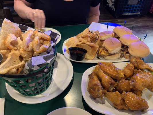 PUTTERS SPORTS GRILL - 54 Photos & 121 Reviews - 6575 Cincinnati Dayton ...