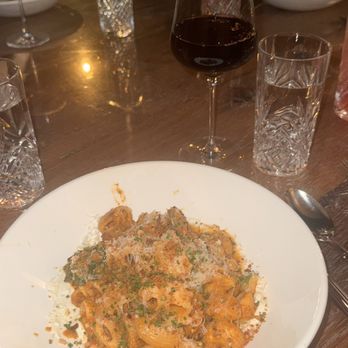 ARMOUR HOUSE - Updated December 2025 - 152 Photos & 68 Reviews - 2309 ...