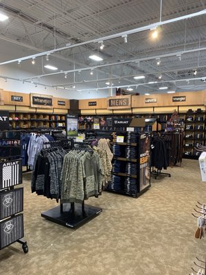 WILCO FARM STORE - YAKIMA - Updated December 2025 - 31 Photos - 5801 ...