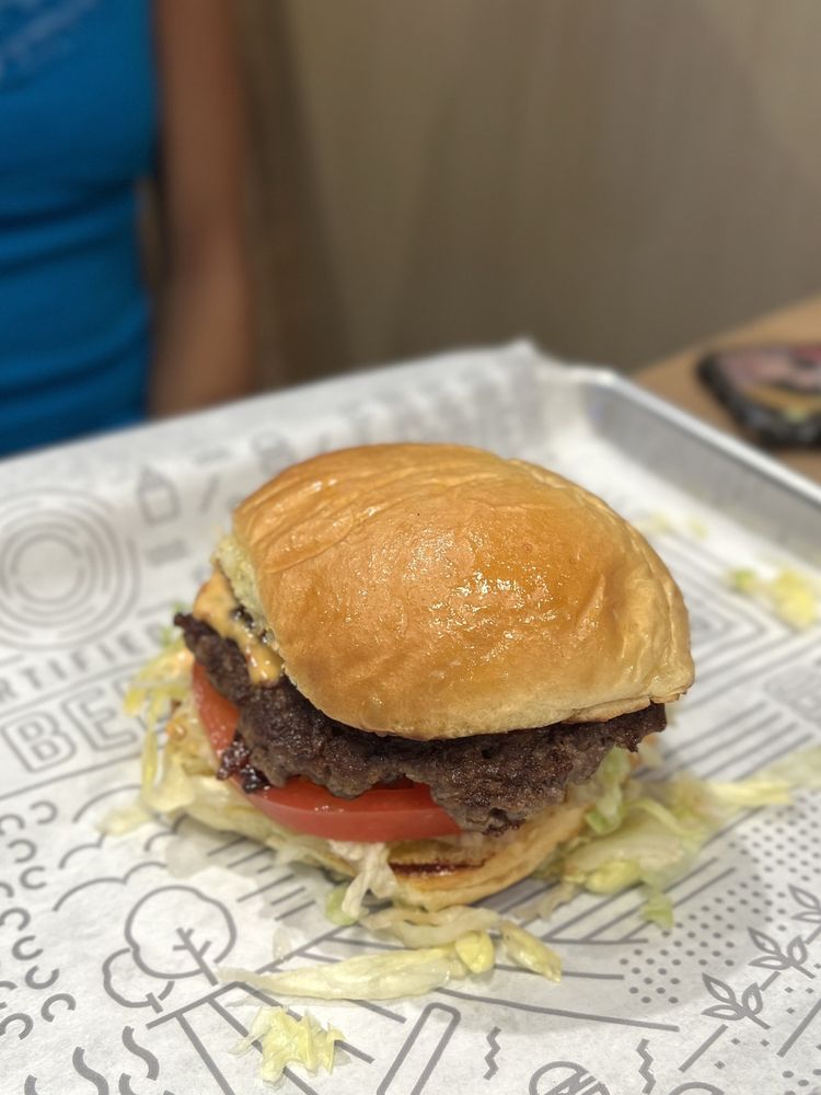 MOOYAH BURGERS, FRIES & SHAKES - Updated October 2025 - 90 Photos & 144 ...