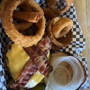 BLEACHERS SPORTS BAR & GRILL - Updated August 2024 - 32 Photos & 55 ...