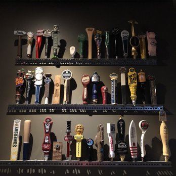 BEERTOWN - Updated December 2025 - 151 Photos & 119 Reviews - 75 King ...