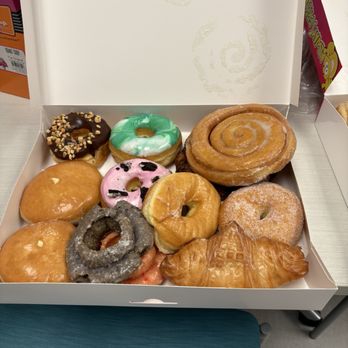 MASTER DONUTS - Updated December 2025 - 28 Photos & 15 Reviews - 6714 ...