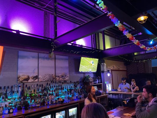 NORTH BAR - Updated December 2025 - 37 Photos & 33 Reviews - 160 E ...