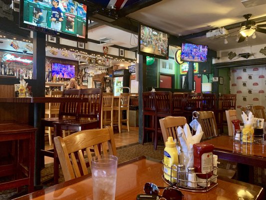 PICKWICK PUB - 190 Photos & 348 Reviews - Woodland Hills, California ...
