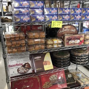 LEE’S MERCED COMMUNITY FOOD MARKET - 149 Photos & 69 Reviews - 37 E ...