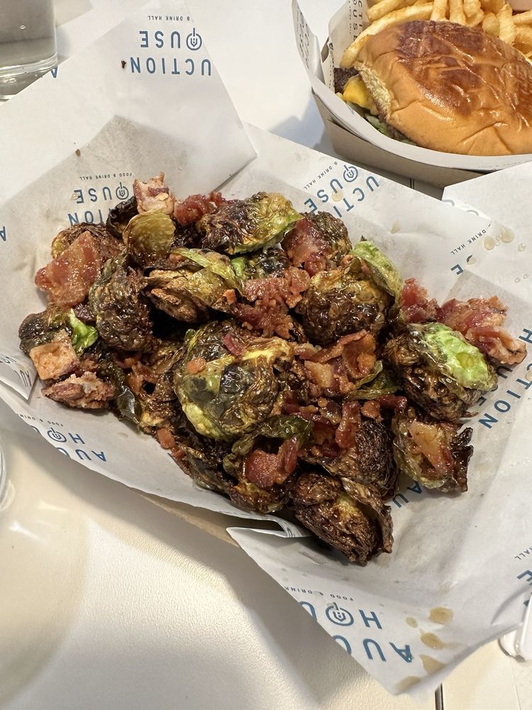 AUCTION HOUSE - Updated June 2025 - 12 Photos & 21 Reviews - 29 Fanning ...