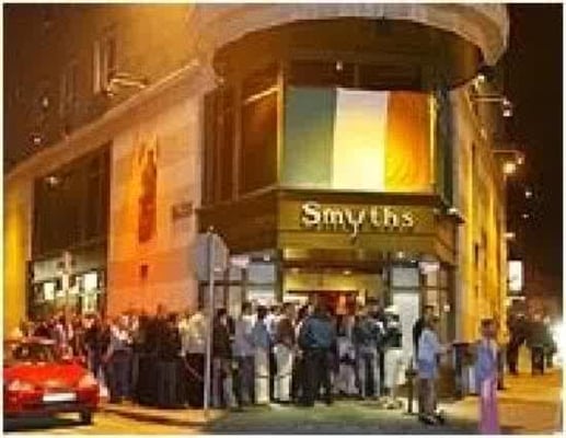 SMYTHS BAR CLUB ICON - Updated October 2025 - Denmark Street, Limerick ...