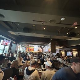 TONY C’S SPORTS BAR & GRILL - Updated December 2025 - 278 Photos & 716 ...