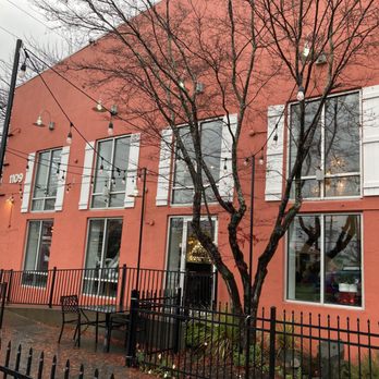 NICHOLAS RESTAURANT - Updated May 2024 - 1004 Photos & 1402 Reviews ...