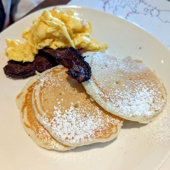 PLUMS CAFE - Updated June 2024 - 4110 Photos & 3142 Reviews - 369 E ...