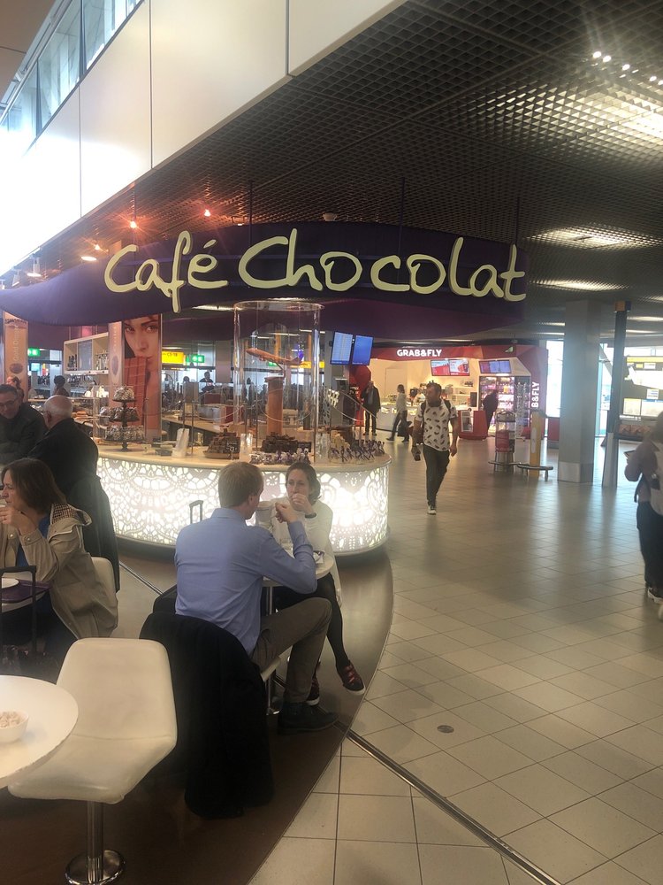 CAFE CHOCOLAT - 14 Photos - Lounge 1, Schiphol, Noord-Holland, The ...