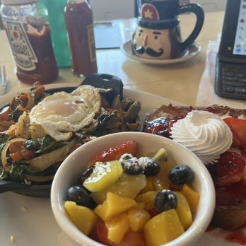 DULCE MAMI CAFÉ RIVERSIDE - Updated March 2025 - 92 Photos & 38 Reviews ...