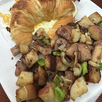 SAROM’S SOUTHERN KITCHEN - Updated June 2024 - 1801 Photos & 1429 ...