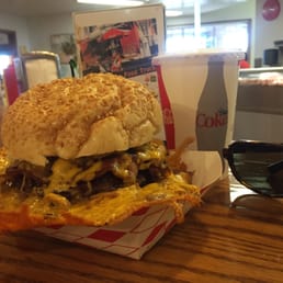 SQUEEZE BURGER- ROSEVILLE - Updated July 2025 - 402 Photos & 526 ...