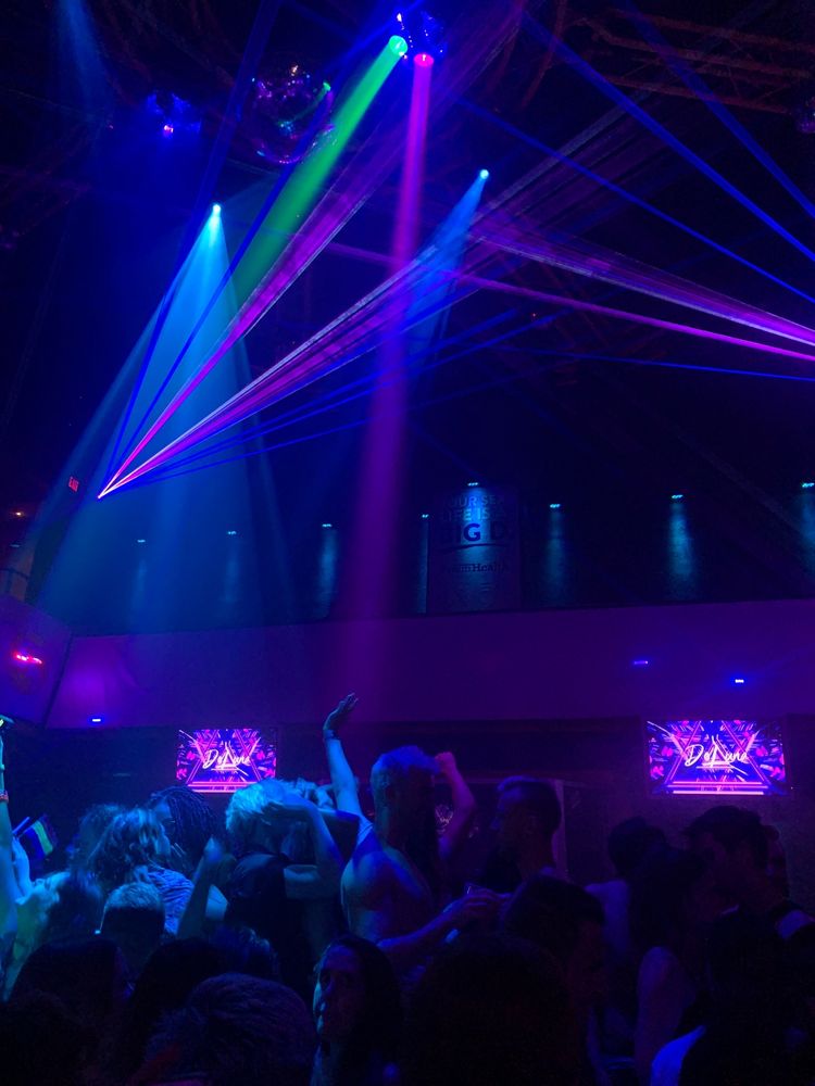 STATION 4 - Updated June 2025 - 92 Photos & 192 Reviews - 3911 Cedar ...