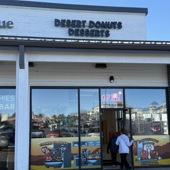 DESERT DONUTS - Updated December 2025 - 215 Photos & 68 Reviews - 8501 ...