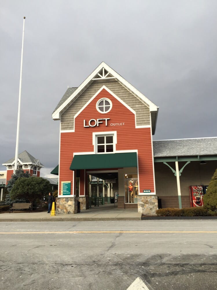 LOFT OUTLET - Updated July 2025 - 314 Flat Rock Pl, Westbrook ...