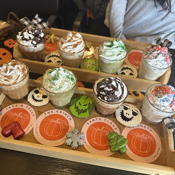 OCTOBER CAFE - Updated August 2025 - 108 Photos & 84 Reviews - 6046 N ...