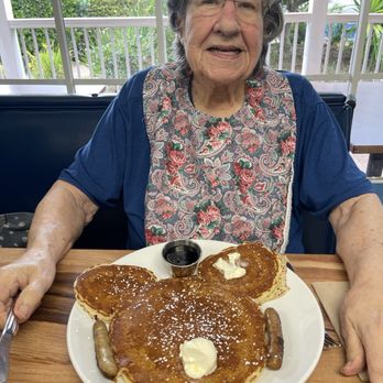 REY MIMOSA BREAKFAST AND LUNCH - Updated August 2024 - 119 Photos & 111 ...