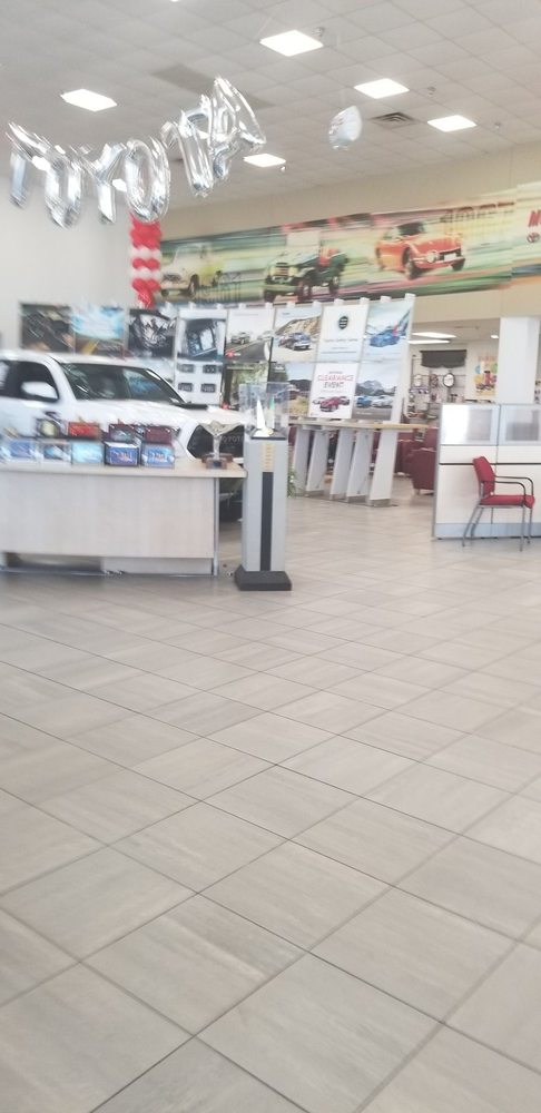 BOB HOWARD TOYOTA - 13 Photos & 116 Reviews - 12929 N Kelley Ave ...