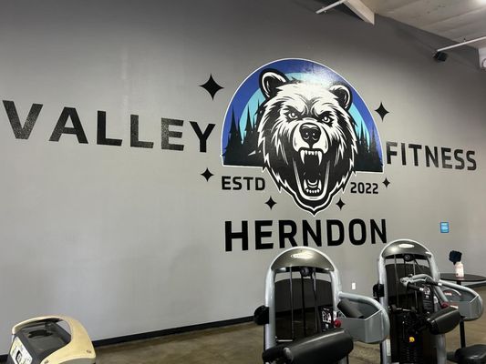 VALLEY FITNESS HERNDON - Updated December 2025 - 6735 N First St ...