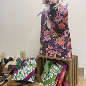 POCONO PREMIUM OUTLETS - Updated October 2024 - 260 Photos & 171 ...